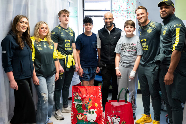 Rhinos bring Christmas joy at annual visit to Leeds Children's Hospital ...