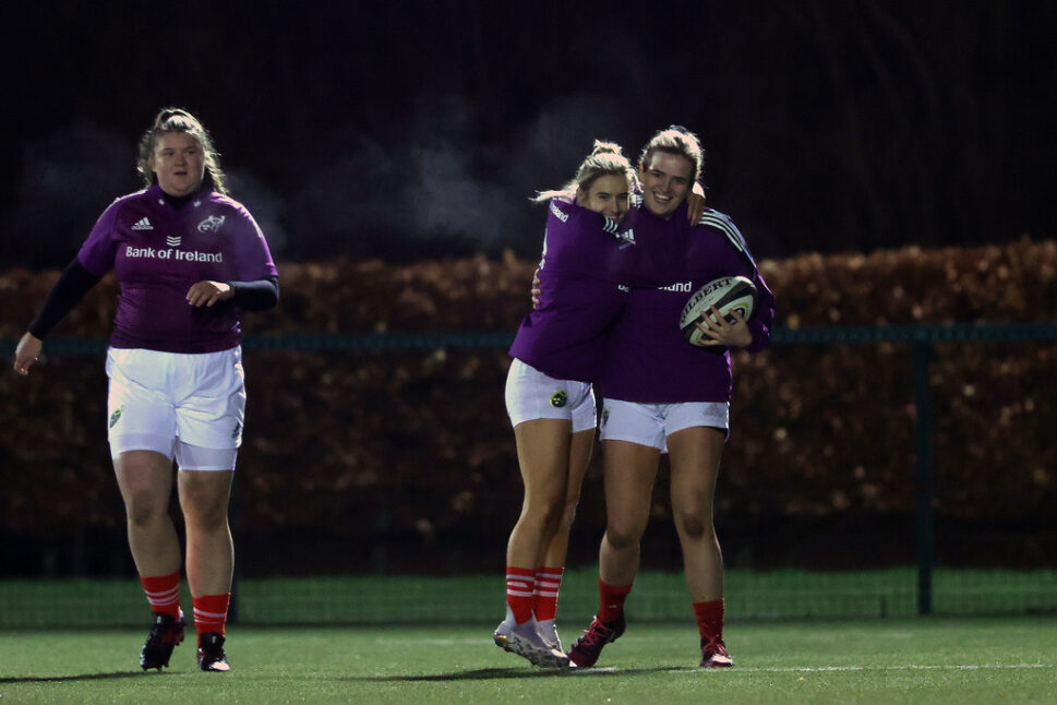 Munster Rugby | Eilis Cahill, Stephanie Nunan and Claire Bennett.