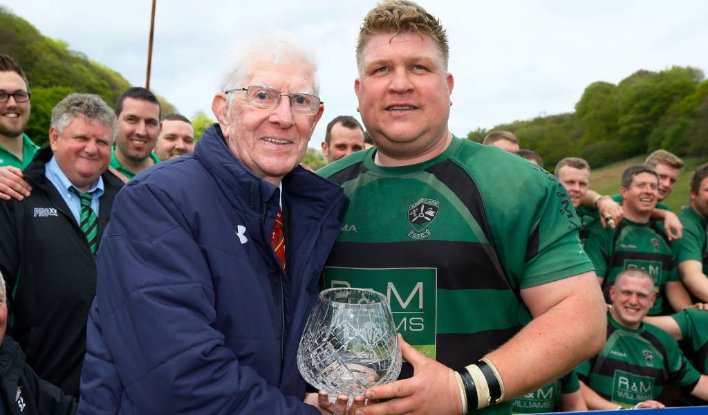 Welsh Rugby Union | Wales & Regions | Tributes paid to Ken Hewitt