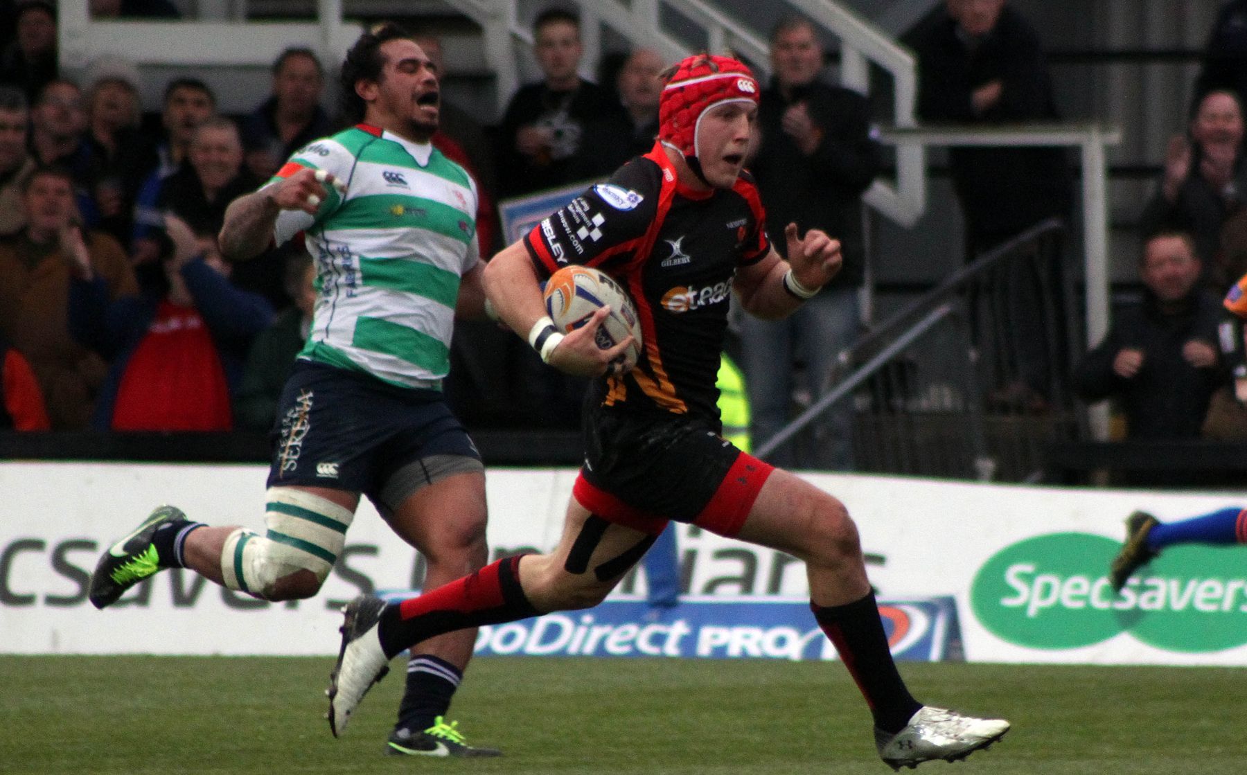 Welsh Rugby Union | Wales & Regions | Morgan signs on at Scarlets