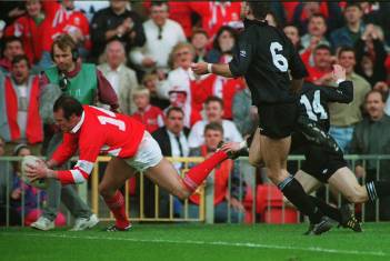 Welsh Rugby Union - Ieuan Evans is new WRU chair