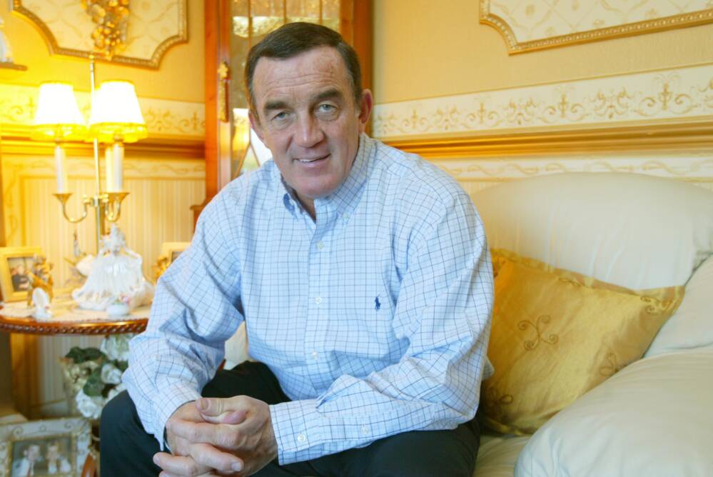 Welsh Rugby Union | Wales & Regions | Phil Bennett: Memorial service at ...