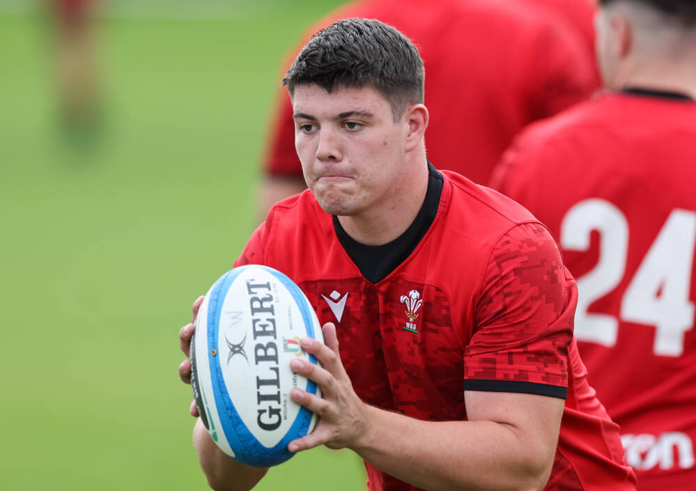 Welsh Rugby Union | Wales & Regions | Burrows coming home as he swaps ...