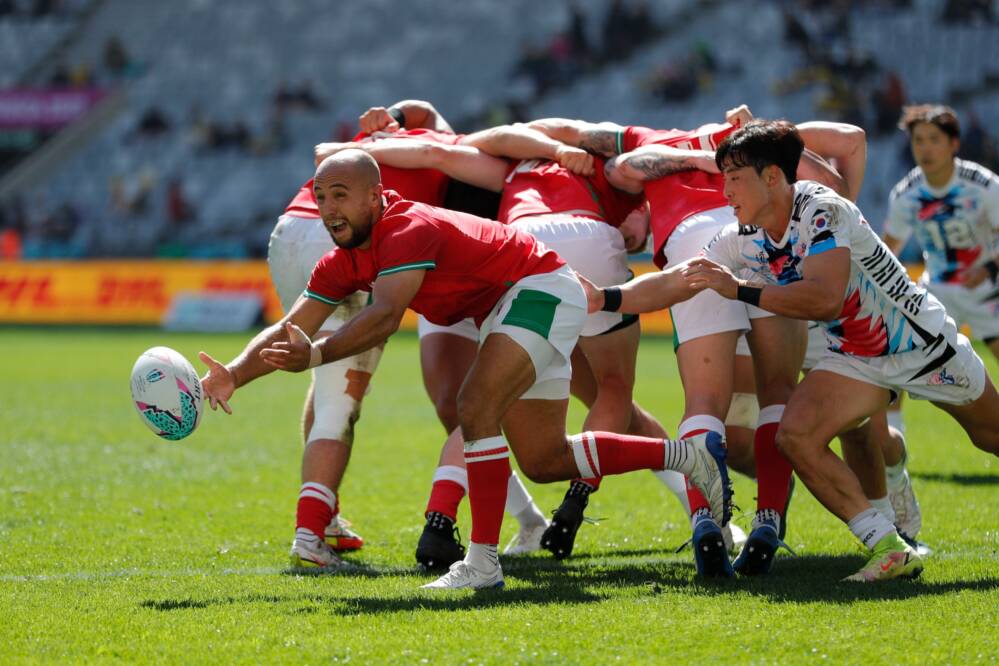 Welsh Rugby Union | Wales & Regions | Fijian flair curtails Wales title bid