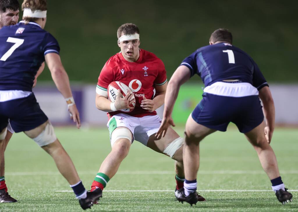 Welsh Rugby Union - Morse signs new deal at Ospreys