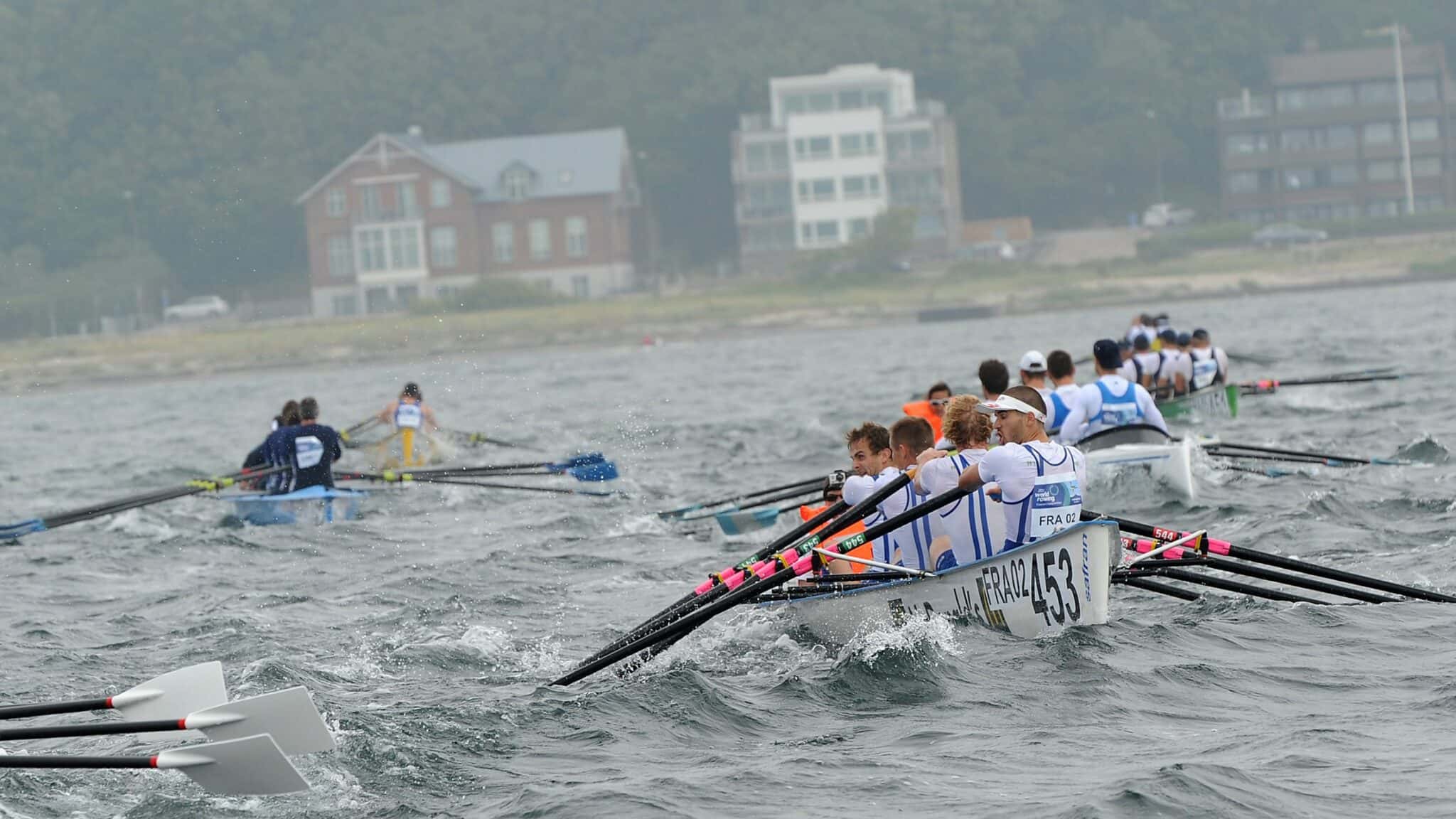 Wind, waves and excitement for women’s coastal heats - World Rowing