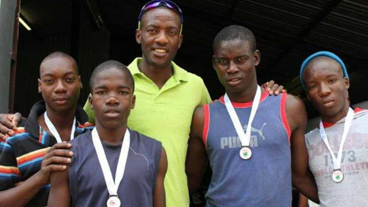 Masters lend a helping hand to South African rowing development - World ...