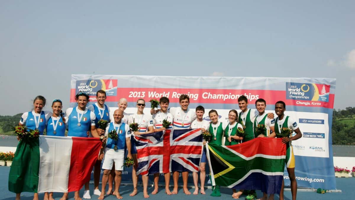 Relph sisters building bridges between Para and rowing - World Rowing