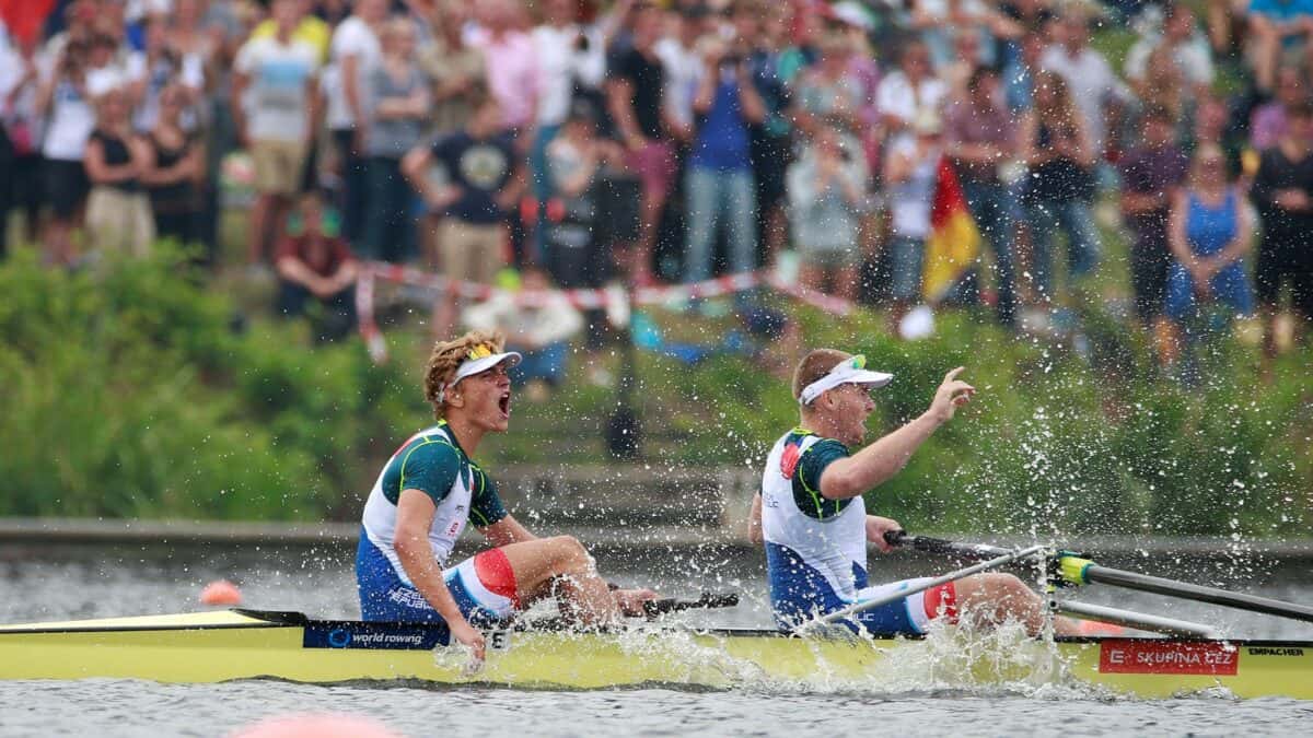 Establishing the best junior rowers for 2014 - World Rowing