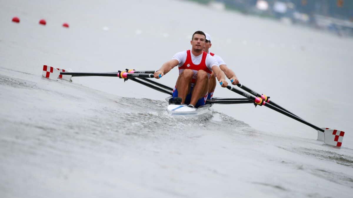 Chasing the Sinkovic's in the men's double - World Rowing
