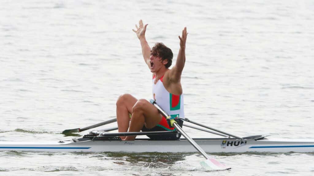 Champions crowned at the World University Championships - World Rowing