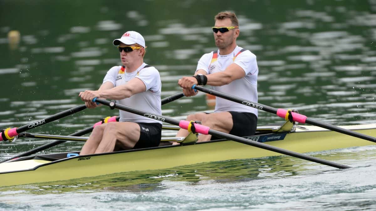 Men's double compelling in Semifinals at Bled World Rowing Cup - World ...