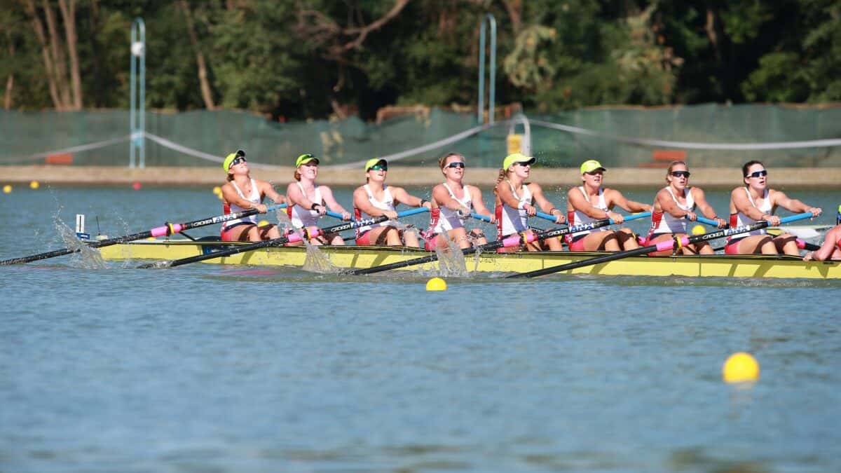 The United States women make really fast eights - World Rowing