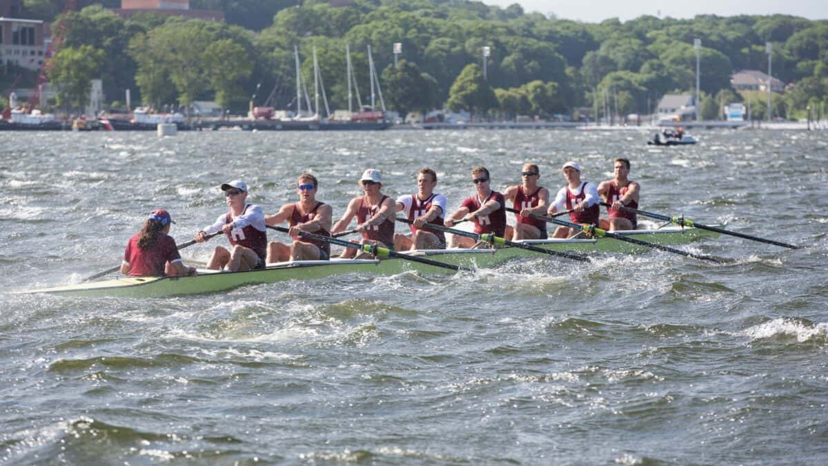 Harvard sinks. Yale wins? The US Boat Race - World Rowing