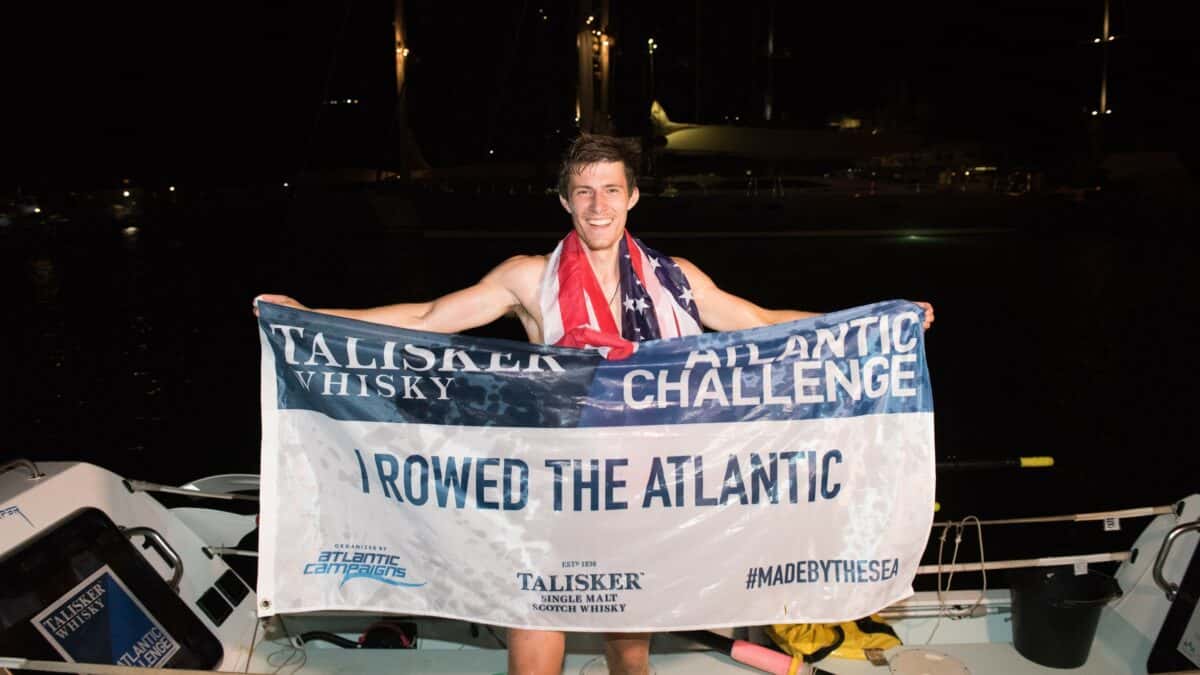 Rowing alone for 44 days - World Rowing
