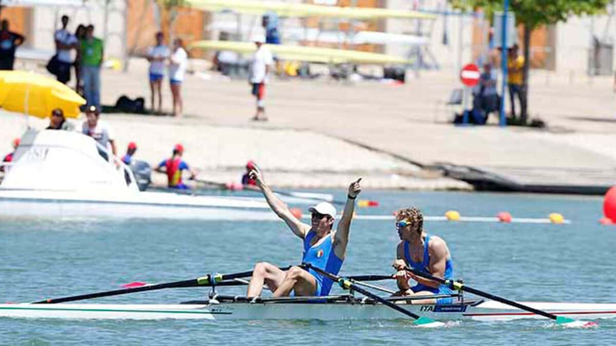 Italian rowers lead the charge in sailing competition - World Rowing