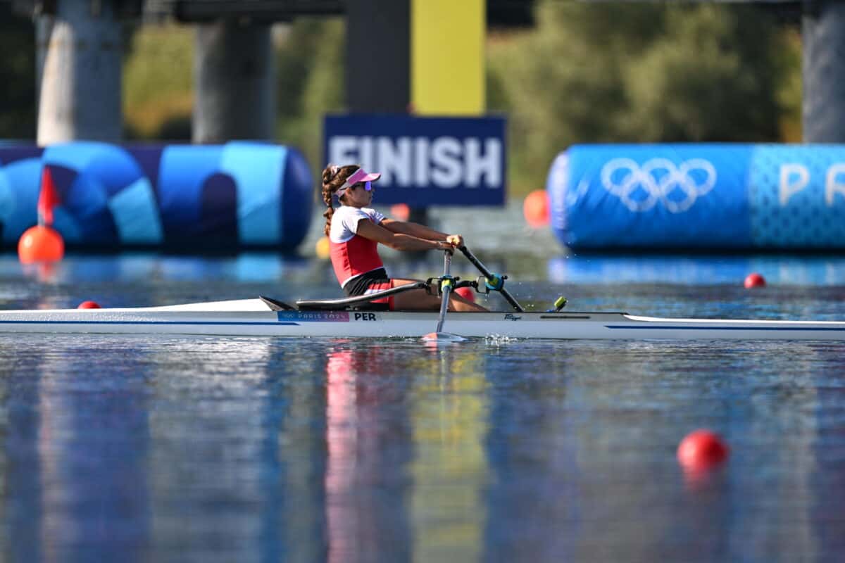 Single scullers making waves in Paris - World Rowing