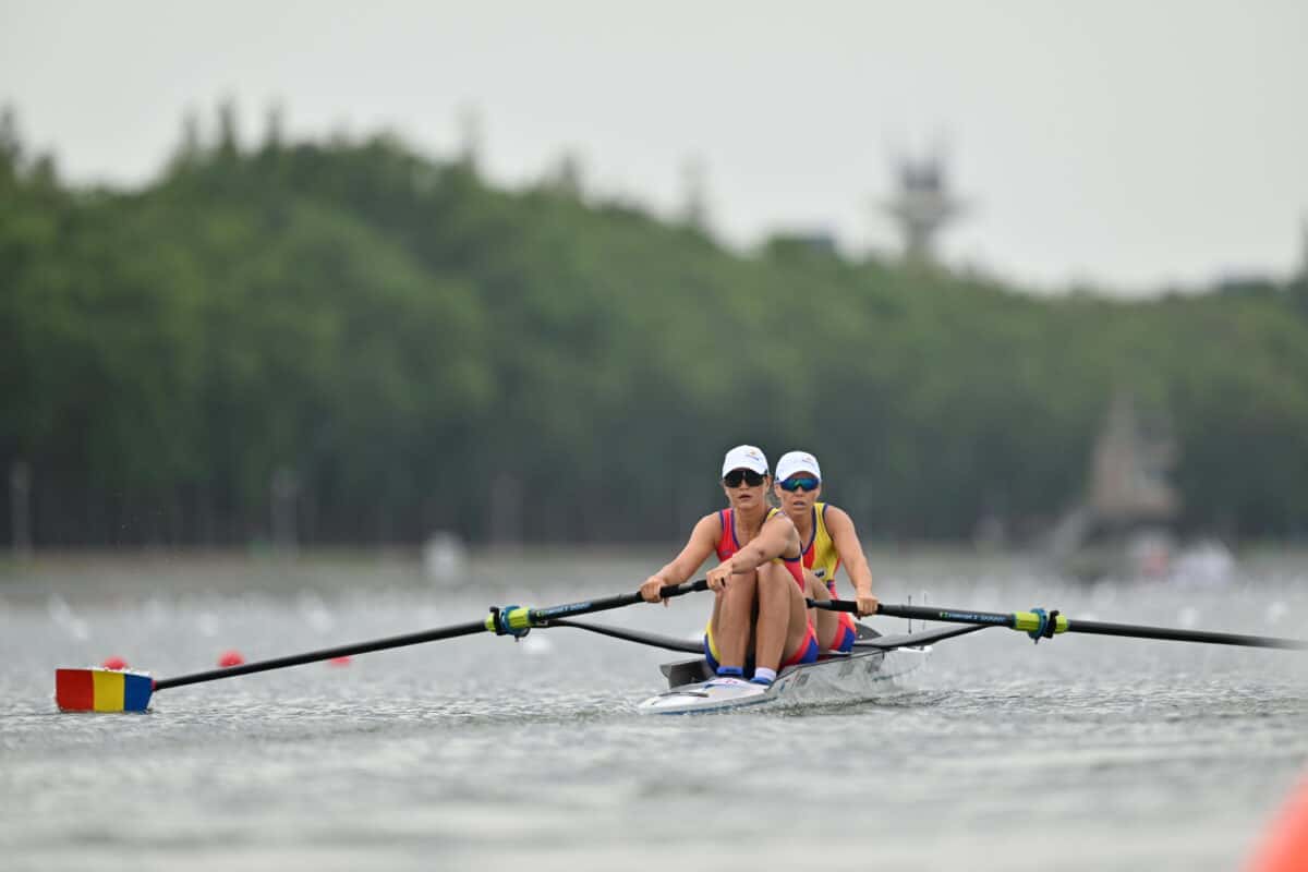 Close racing and fast times on day 1 of the 2025 World Rowing ...