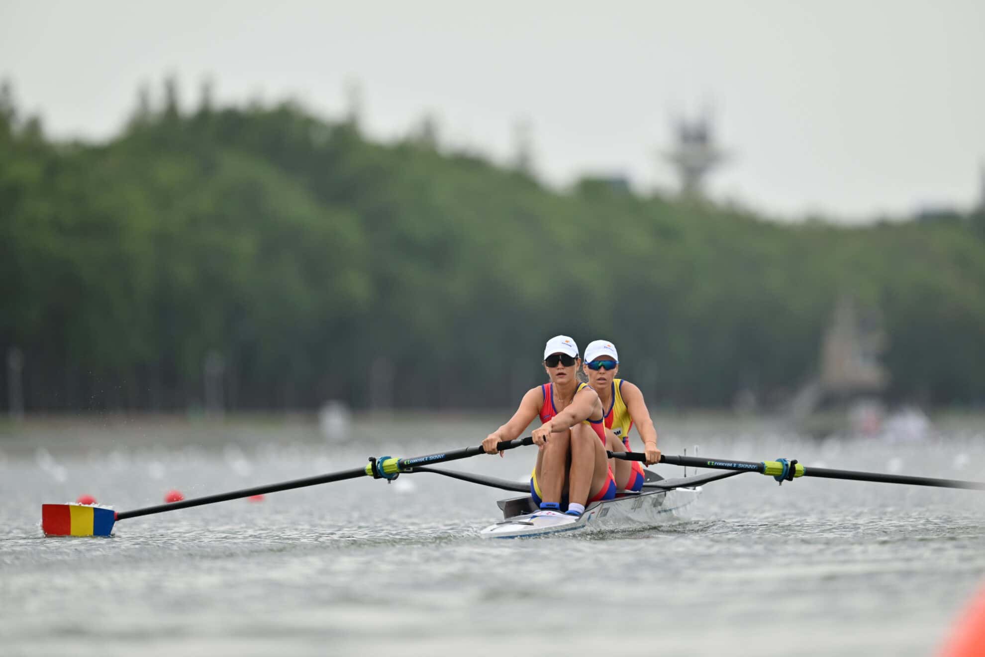 Close racing and fast times on day 1 of the 2025 World Rowing ...