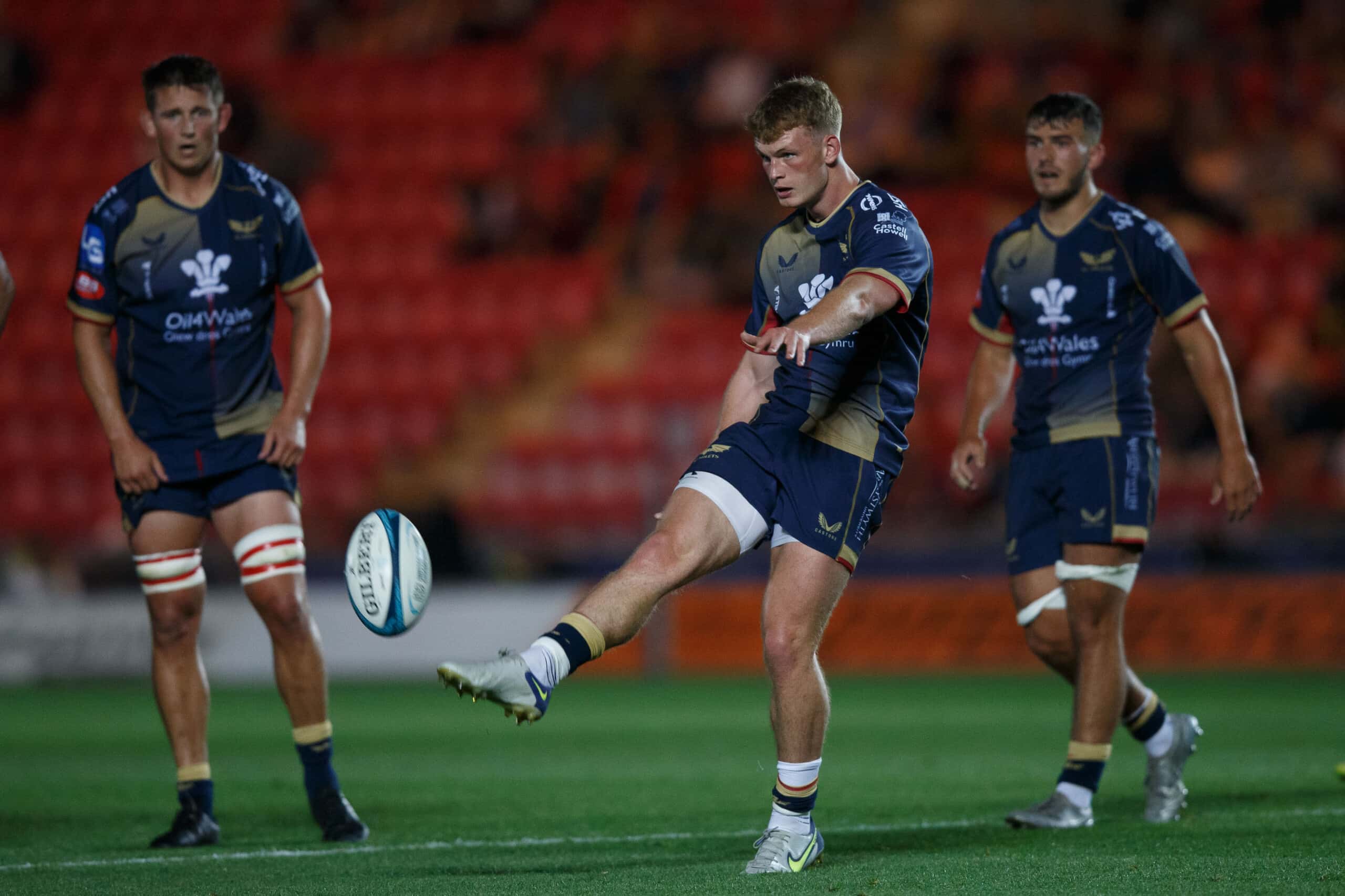 Welsh Rugby Union | Club & Community | Ponty hang on to win despite ...