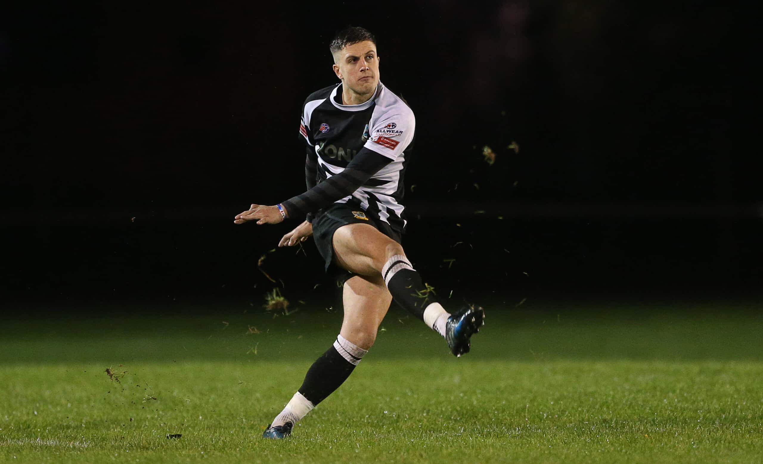 Welsh Rugby Union | Club & Community | Scrivens stars on Ponty debut